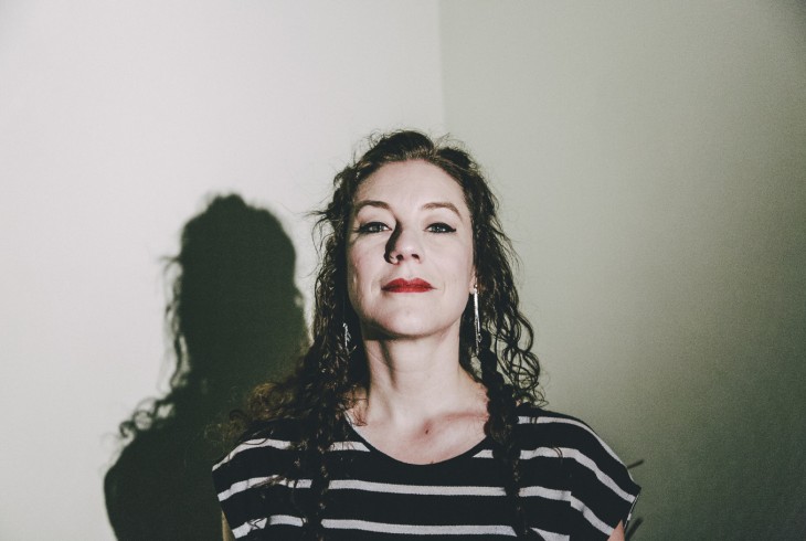 Jessica Moss a três rotações em Abril