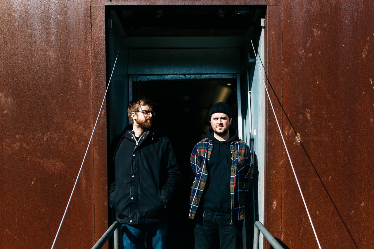 JOHN em nome próprio em Lisboa e no Porto